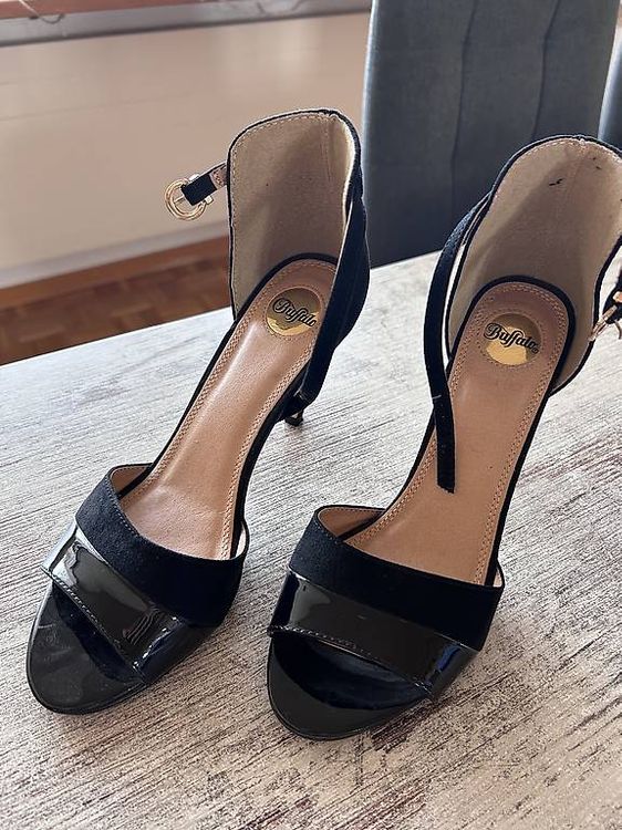 Buffallo High Heels Sandalen Grösse 39 (Gebraucht) in Bassersdorf für ...