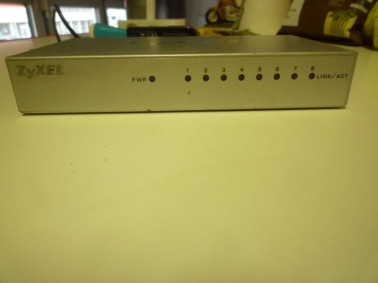 Switch ZYXTEL 8Port Model G5 108 B (Gebraucht) in Sissach für CHF 12 ...