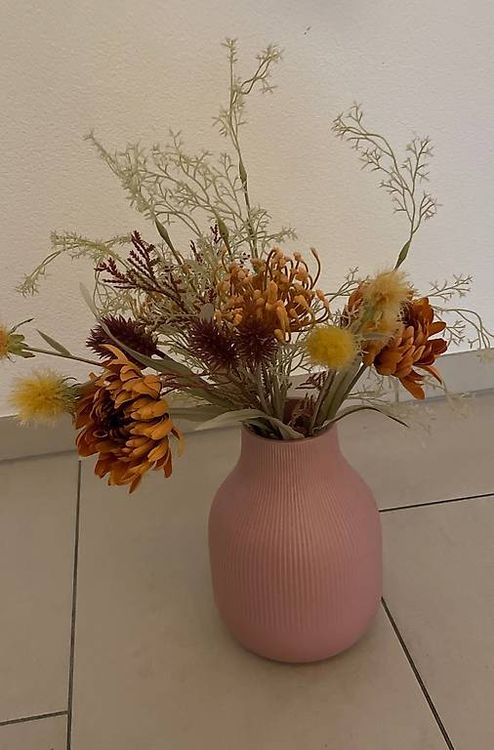 künstliche Pflanze in einer rosa Vase (Gebraucht) in Dietlikon für CHF ...