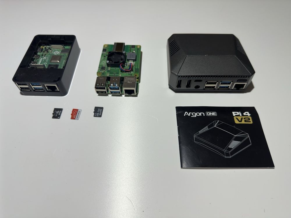 Argon ONE V2 Case + 3 x Raspberry Pi 4 8GB + 3 x SD + POE (Gebraucht ...