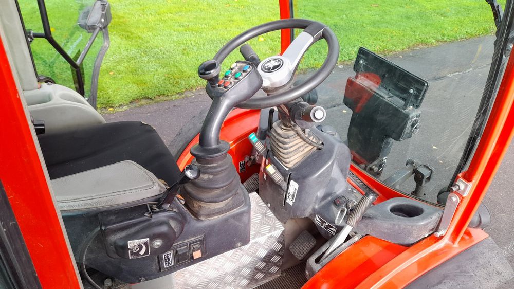 Antonio Carraro SP 4400 HST Occasion Kommunaltraktor (Gebraucht) in ...