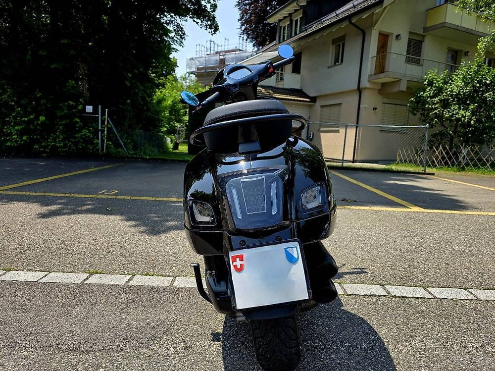 Piaggio Vespa GTS 300 HPE - FRISCH AB SERVICE (Gebraucht) in Wetzikon ZH für CHF 6300 – nur ...