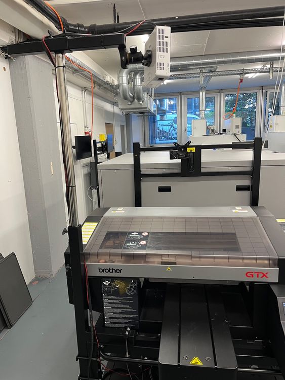 Brother GTX-422 DTG/DTF Textildrucker + Beamer guter Zustand (Gebraucht) in Zürich für CHF 3600 ...