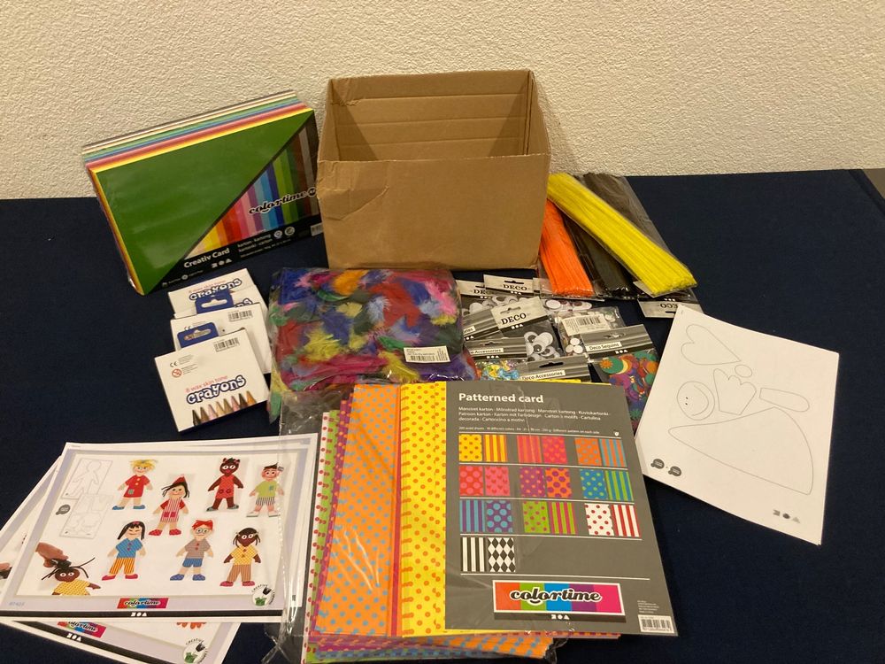 Bastel - Creativ-Box, 1760 teilig, Vorlagen und Materialien (Neu und ...