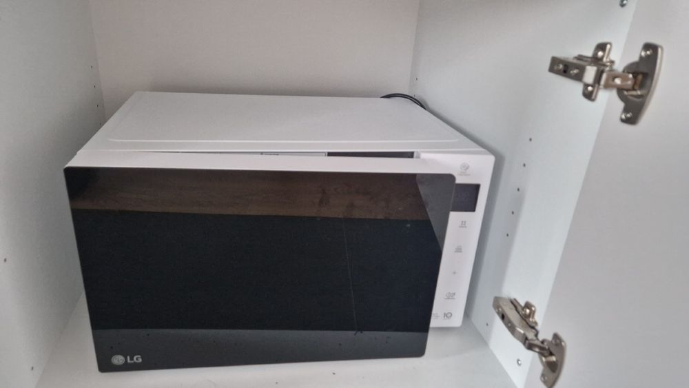 LG Mikrowelle MS23NECBW 23L (Gebraucht) in Reiden für CHF 135 – nur Abholung auf Ricardo kaufen