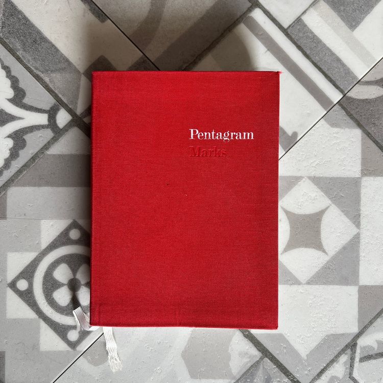 Graphic Design - Pentagram Marks: 400 Symbols & Logotypes (D'occasion ...