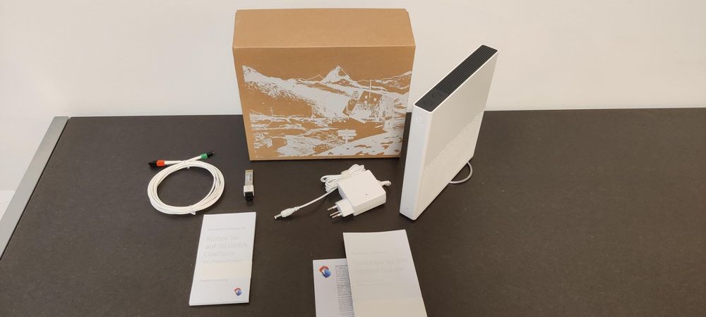 Swisscom Internetbox 3 mit 10Gbit Glasfaser Kabel (Gebraucht) in Kloten ...