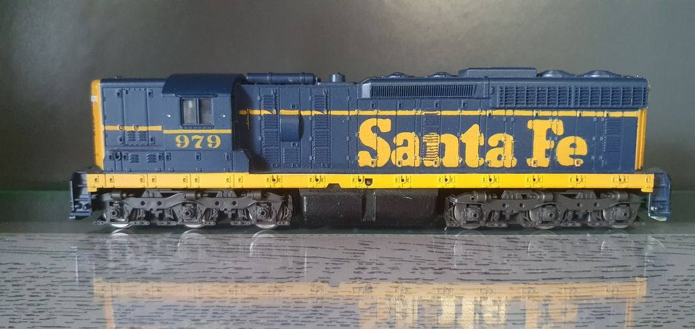 ATLAS/ROCO:DC: DIESELLOK SANTA FE 979 SD24/7001 TOP/OVP (Gebraucht) in ...