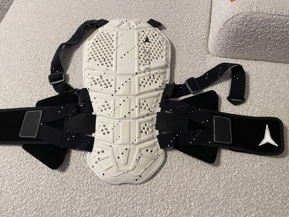 Atomic Back Protector - Ski or Snowboard (Gebraucht) in Au ZH für CHF ...
