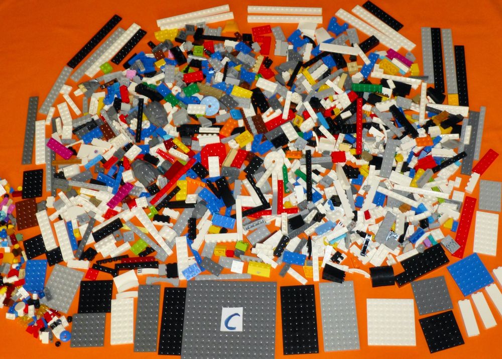 Lego / 1,2 Kilo Bausteine + Plättli (Auktion C) (Gebraucht) in Langnau am Albis für CHF 26 – mit ...