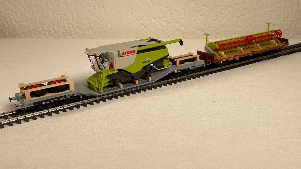 ACME 40008 - Set Kgps / Uai mit zerlegtem Mähdrescher - NEU (Neu und ...