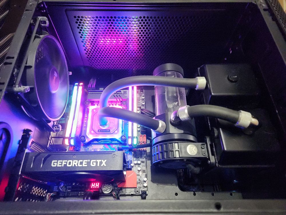 Ikea Kallax NAS, Gaming VM / Server mit Wasserkühlung (Gebraucht) in ...