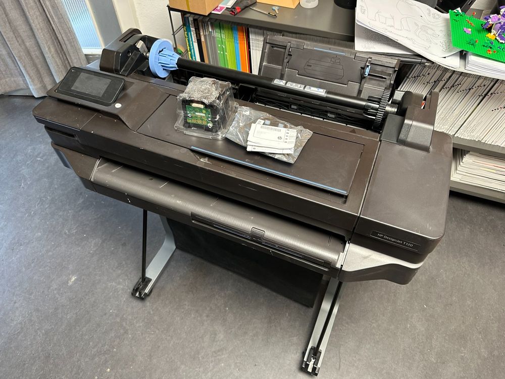 HP DesignJet T120 A1 Plotter mit Staender - defekt | Kaufen auf Ricardo