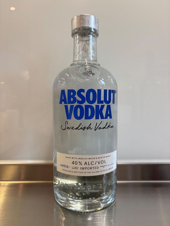 Absolut Vodka 7dl (Neu und originalverpackt) in Bern für CHF 15 – nur ...