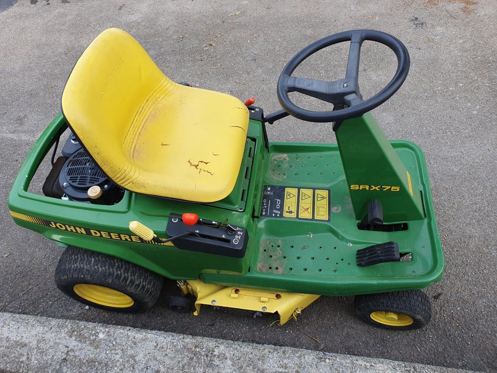 John Deere SRX75 Rasentraktor unter Defekt (Gebraucht) in Reutigen für ...