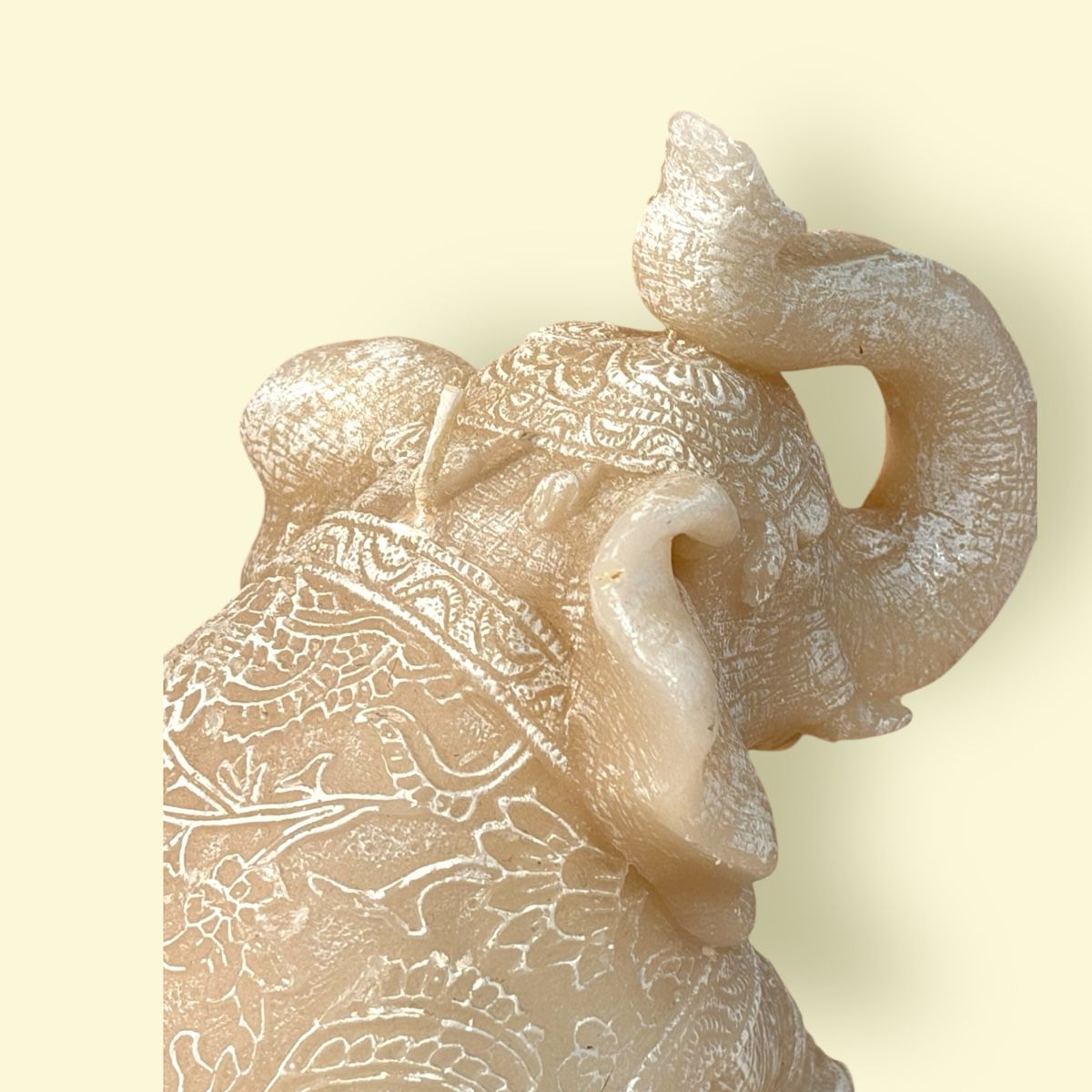 Elephant Candles - Set of 2 - Decorative Home Accents (D'occasion) à ...