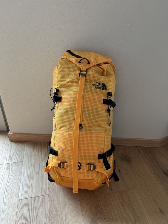 The North Face Summit Series Phantom 38L Rucksack (Gebraucht) in Biel ...