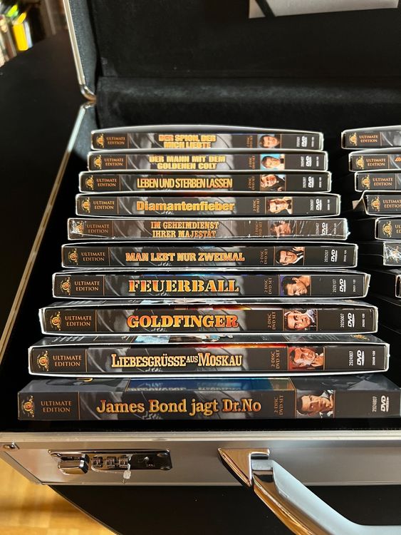 James Bond Ultimate Koffer (Gebraucht) in St-Sulpice VD für CHF 60 ...