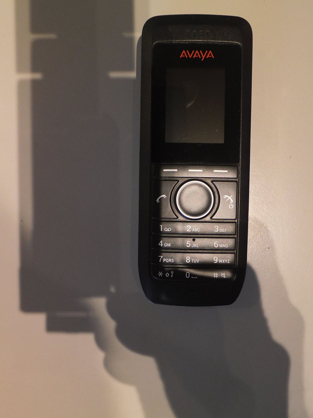 138 x AVAYA Telefons mit Dokingstation und Ladegerät (Gebraucht) in ...