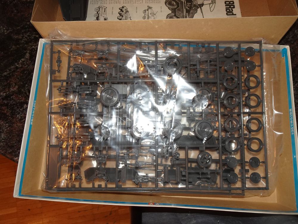 Tamiya Schweizer Panzerspähwagen 8 Rad Sdkfz 232 Bausatz (Neu (gemäss ...