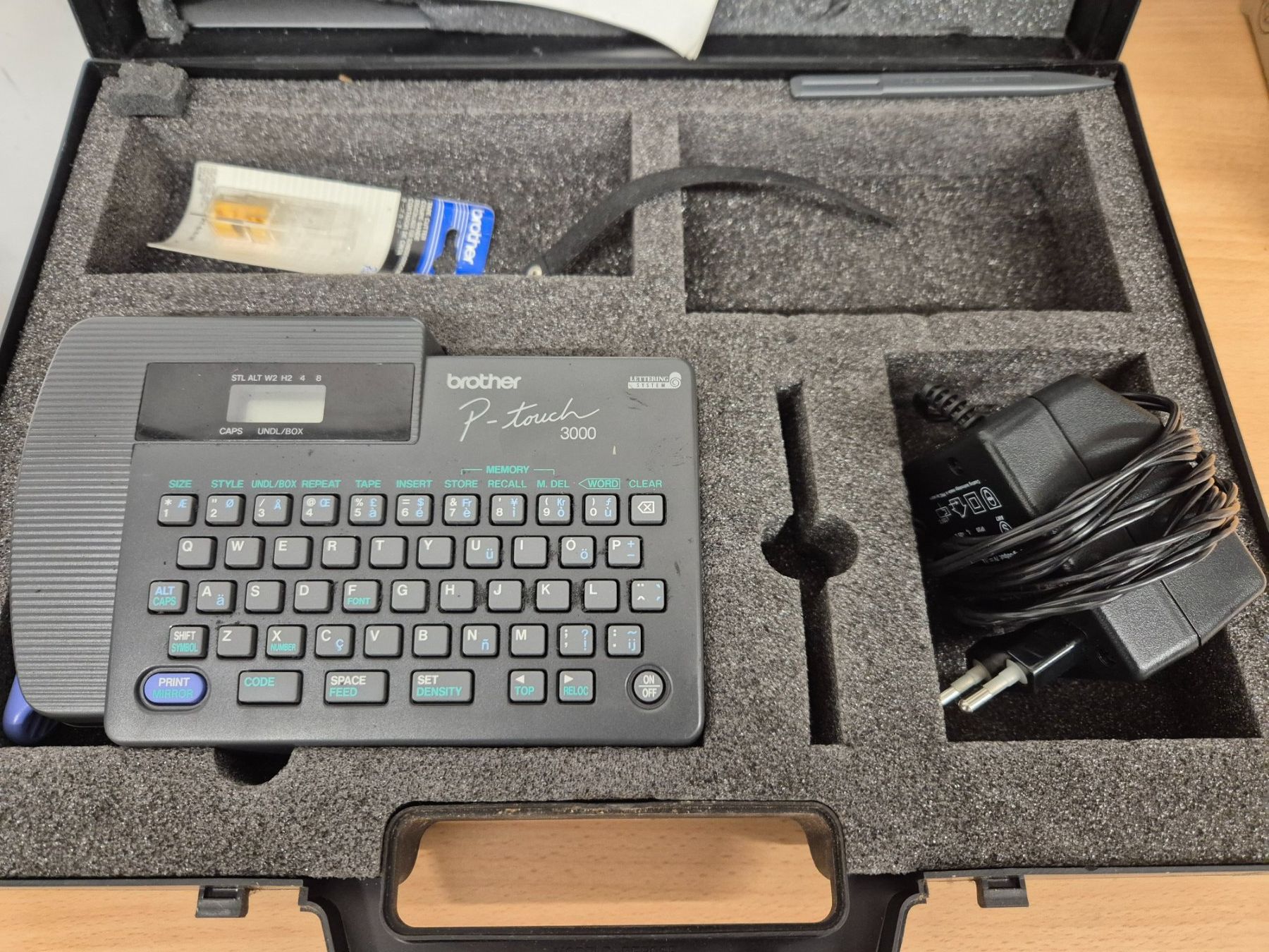 Brother P-Touch 3000 Beschriftungsgerät ab 1.- (Gebraucht) in ...