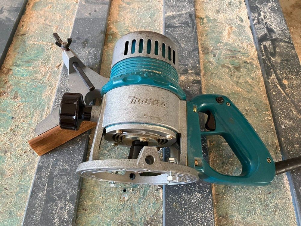Oberfräse Makita 3601 B (Gebraucht) in Schinznach Bad für CHF 22 – mit ...