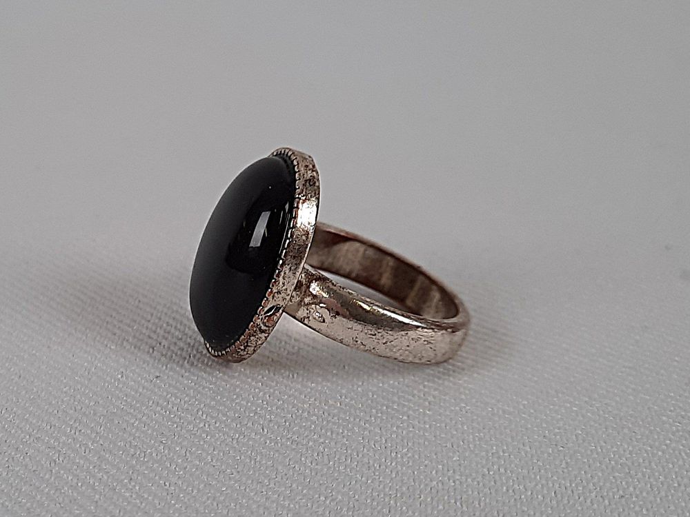 Modeschmuck Ring mit schwarzem Stein Ringgr.58 (Gebraucht) in Beinwil am See für CHF 1 – mit ...