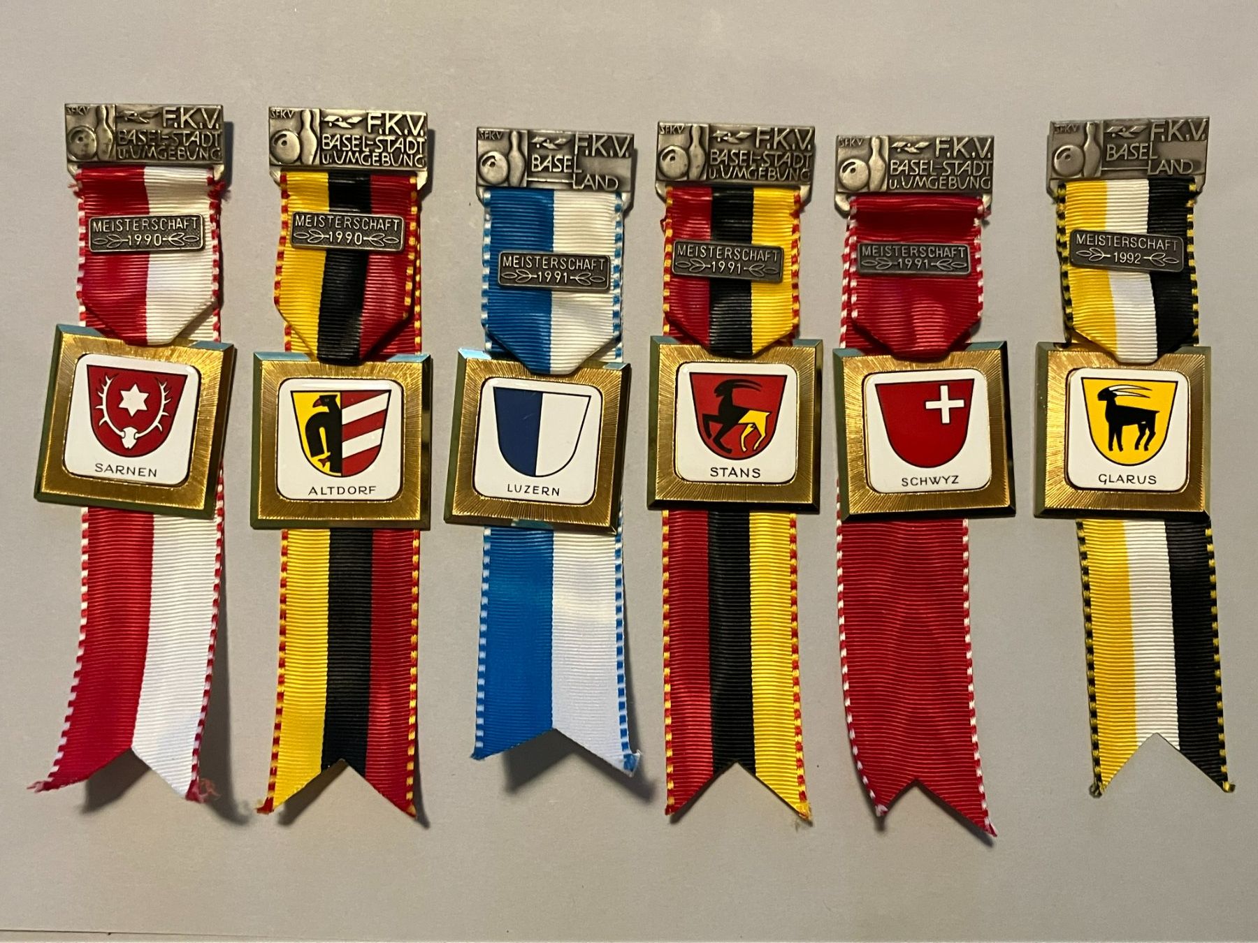 6 FKV Basel Kegel Medaillen Ehrennadeln div. Jahrgänge (Gebraucht) in ...