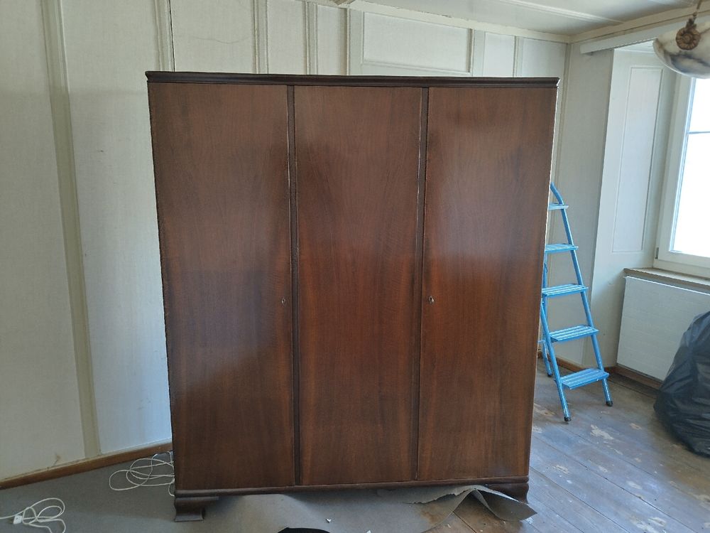 armoire à démonter (D'occasion) à Cortébert pour CHF 20 – retrait ...
