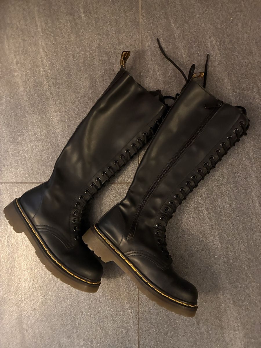 Dr martens alti (Usato) a Bellinzona per CHF 150 – con consegna ...