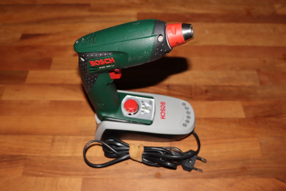Bosch PSR 300 LI Akku Schrauber | Kaufen auf Ricardo