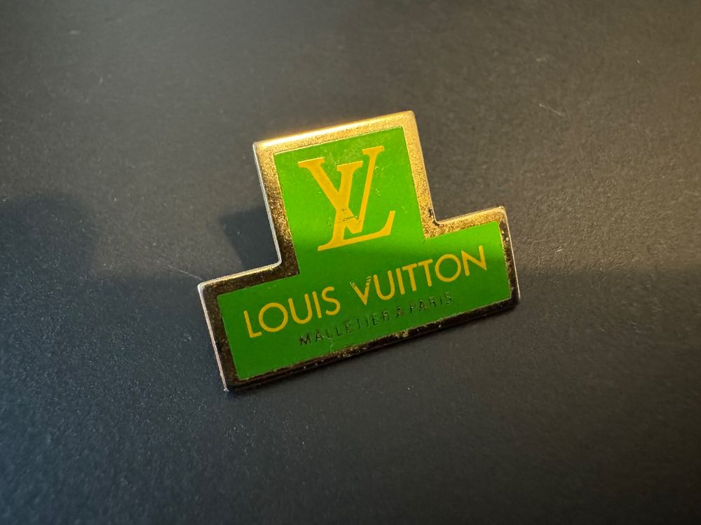 Louis Vuitton Pin | Kaufen auf Ricardo