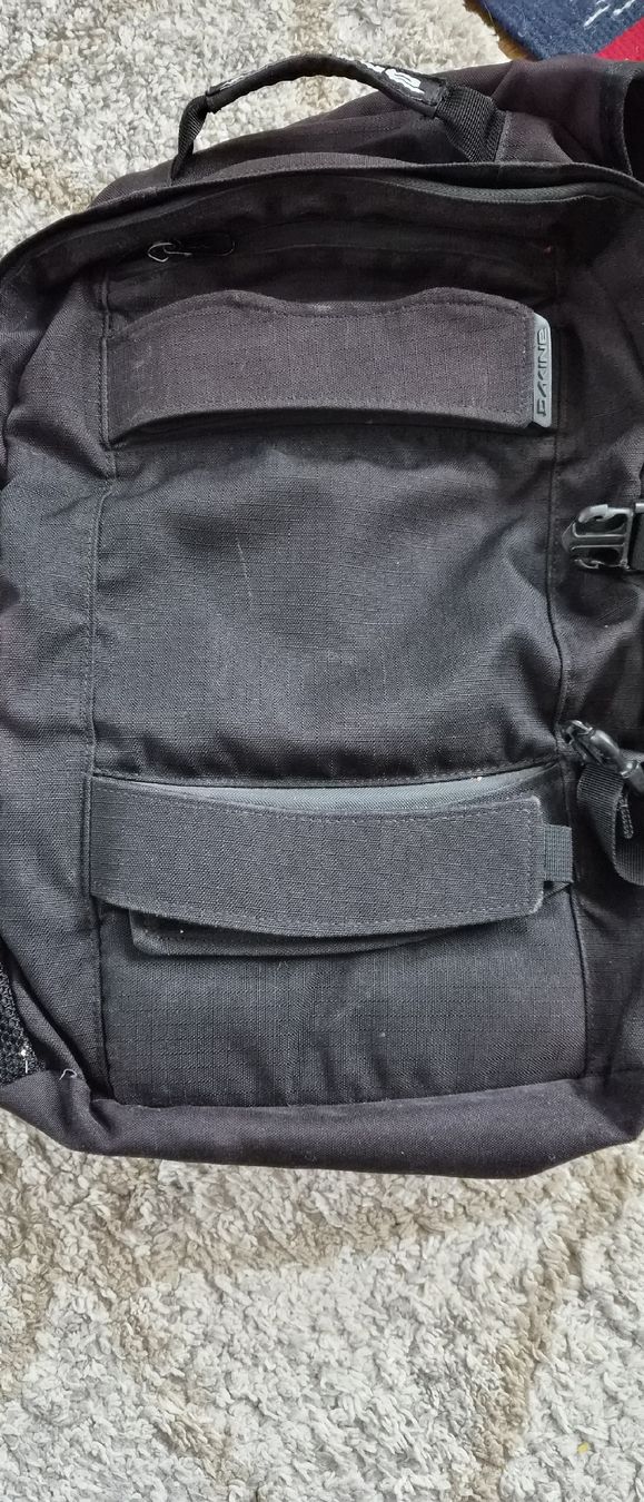 Sac à dos Dakine noir - idéal pour la ville et les balades (D'occasion ...