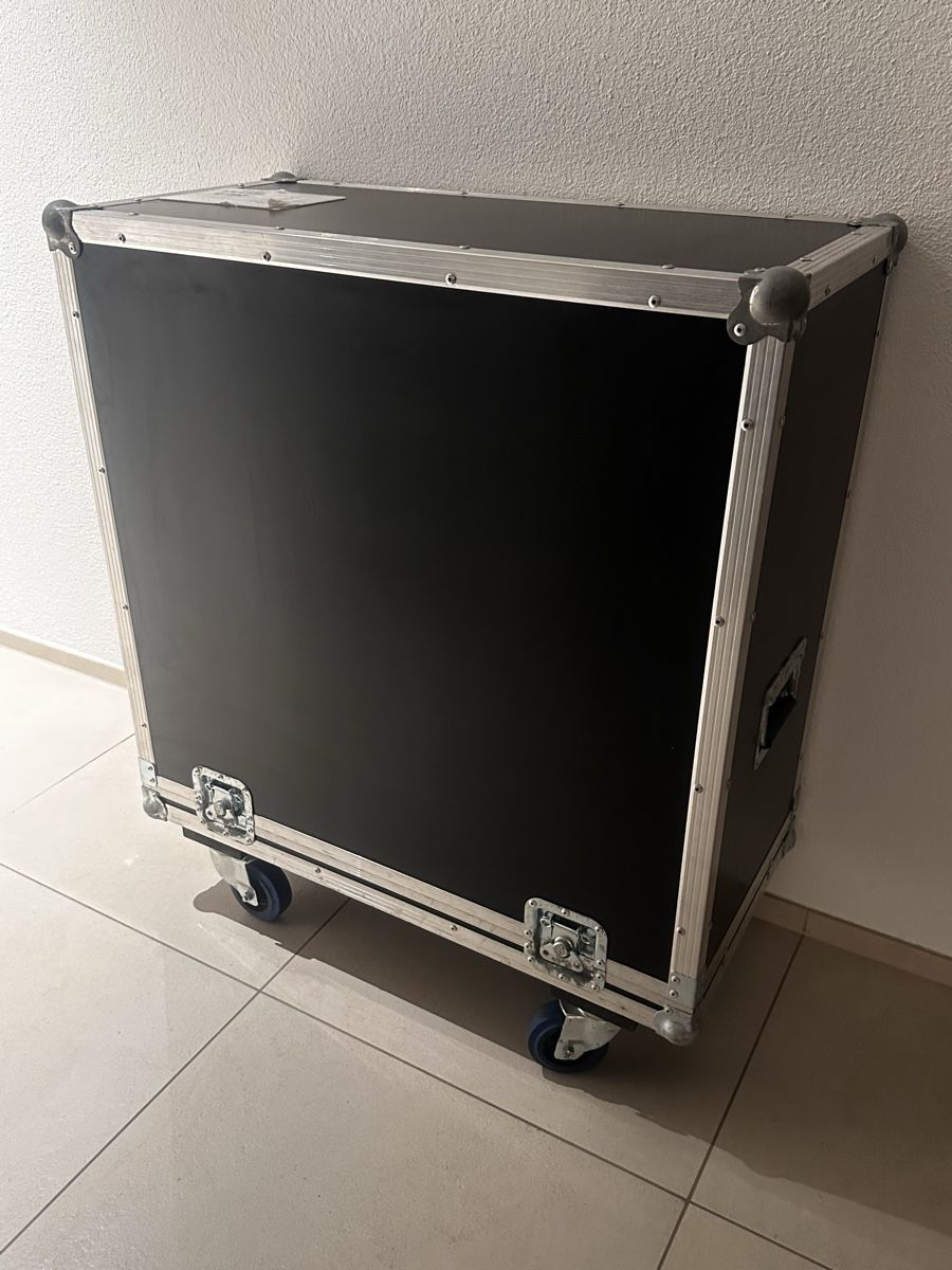 Flight Case für 4x12 Gitarrenbox- mit Metallica Logo (Gebraucht) in ...