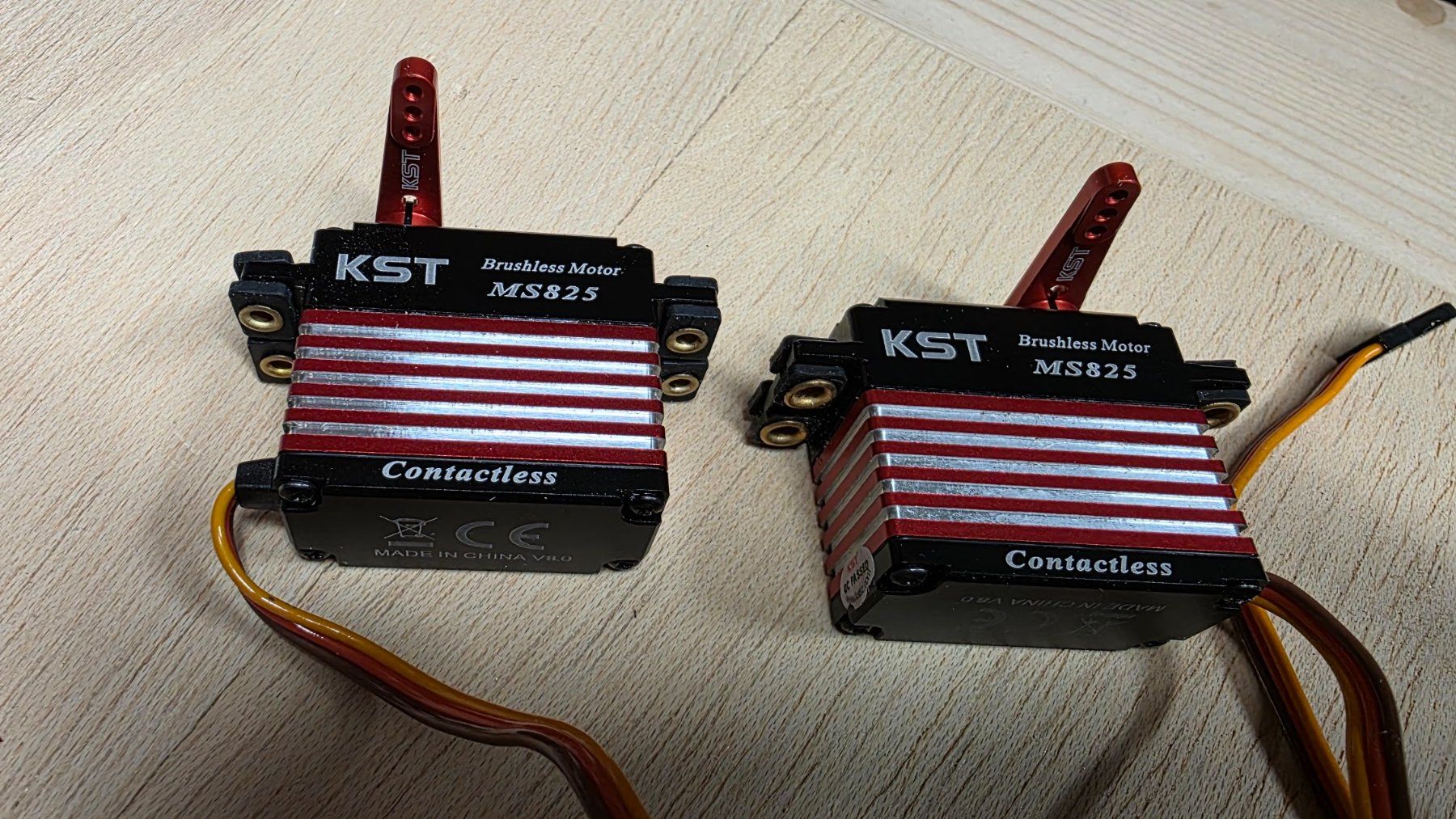 KST MS825 Brushless Motor Servos (Gebraucht) in Balgach für CHF 100 ...