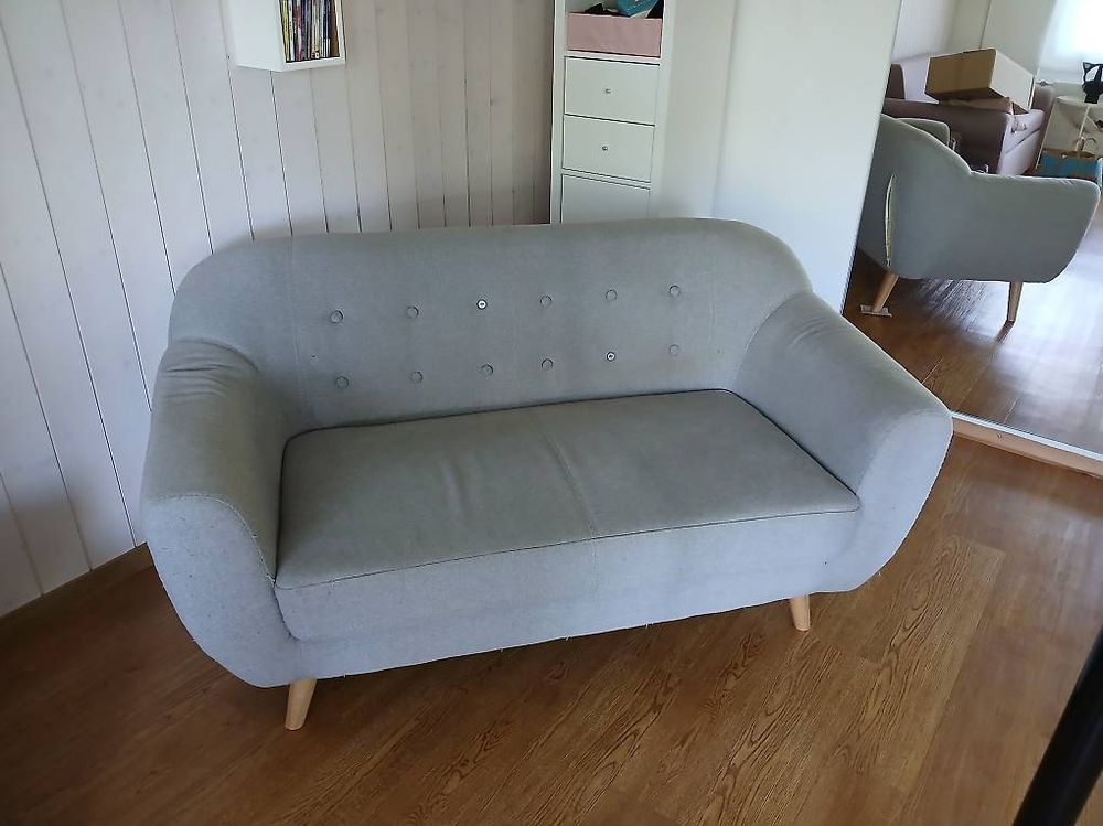 2er Sofa Gratis (Gebraucht) in Aeschi für CHF 1 – nur Abholung auf Ricardo kaufen