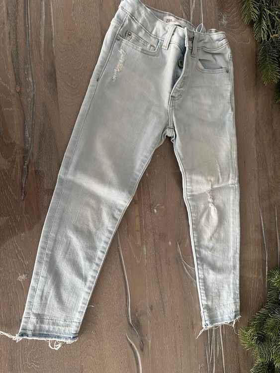 Zara Jeans Gr.122 hellblau destroyed Used Look (Gebraucht) in Safenwil für CHF 4 – mit Lieferung ...