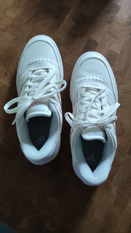 Adidas 42 (Gebraucht) in Rafz für CHF 35 – mit Lieferung auf Ricardo kaufen