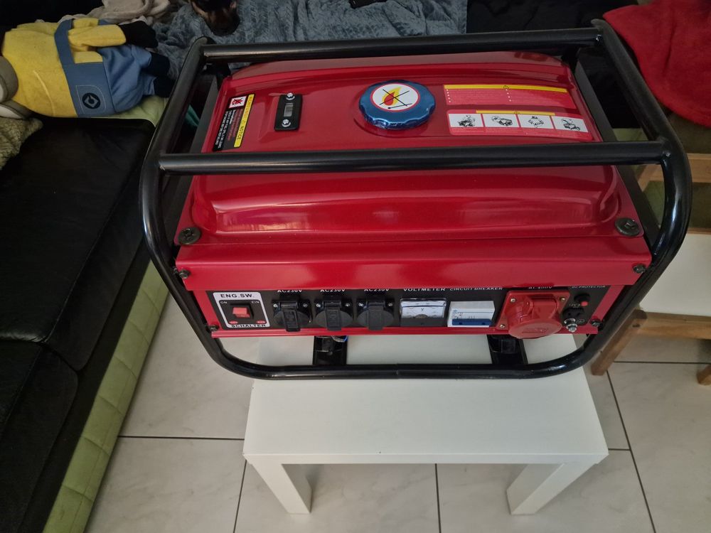 Stromgenerator Benzin Generator Notstromaggregat 7500 (Neu und originalverpackt) in Bachenbülach ...