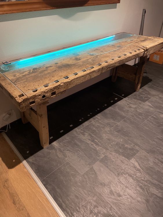 Antiker Werkbank Tisch mit LED Beleuchtung | Kaufen auf Ricardo