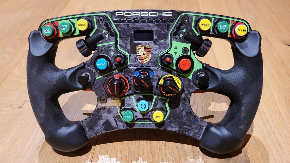 Fanatec ClubSport Wheel Formula V2, inkl. Buttons & Sticker (Gebraucht ...