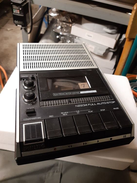 VINTAGE Philips Cassette Player (Gebraucht) in Elsau für CHF 45 – mit ...