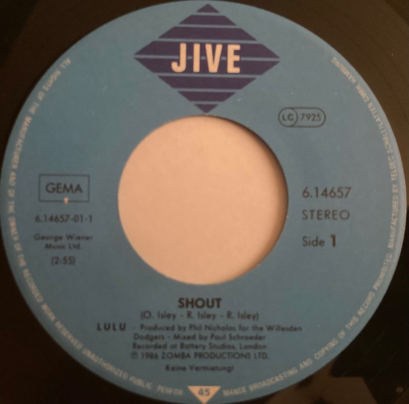 LULU - SHOUT (D'occasion) à Poliez-Pittet pour CHF 4 – avec livraison ...