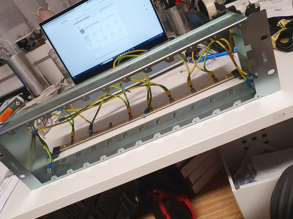 R&M 19" 3HE Rangierfeld 60-Port RDM RJ45 R302145 Leer Rack (Gebraucht ...