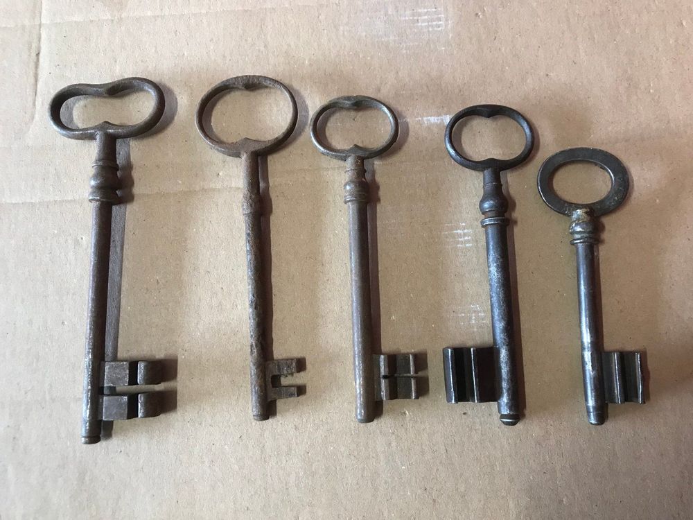 uralte Schlüssel Bartschlüssel antik (Gebraucht) in Unterkulm für CHF 25 – mit Lieferung auf ...