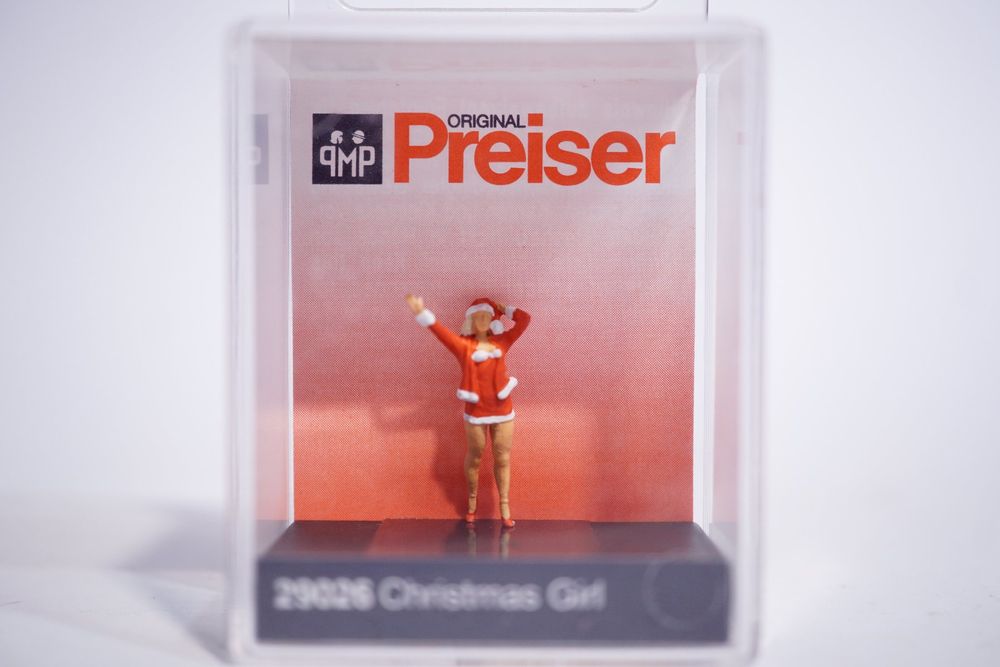 4œ Preiser HO 28026 Christmas Girl (Gebraucht) in Thun für CHF 4.5 ...