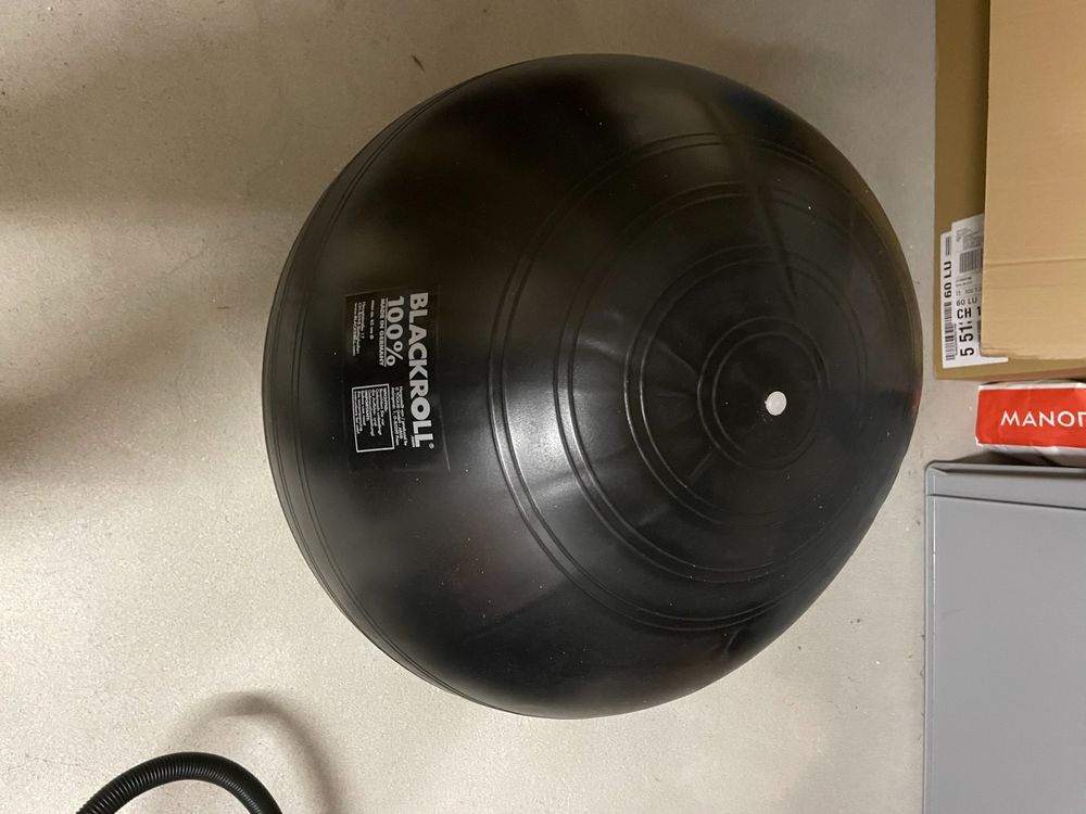 Gymnastikball schwarz 65 cm | Kaufen auf Ricardo