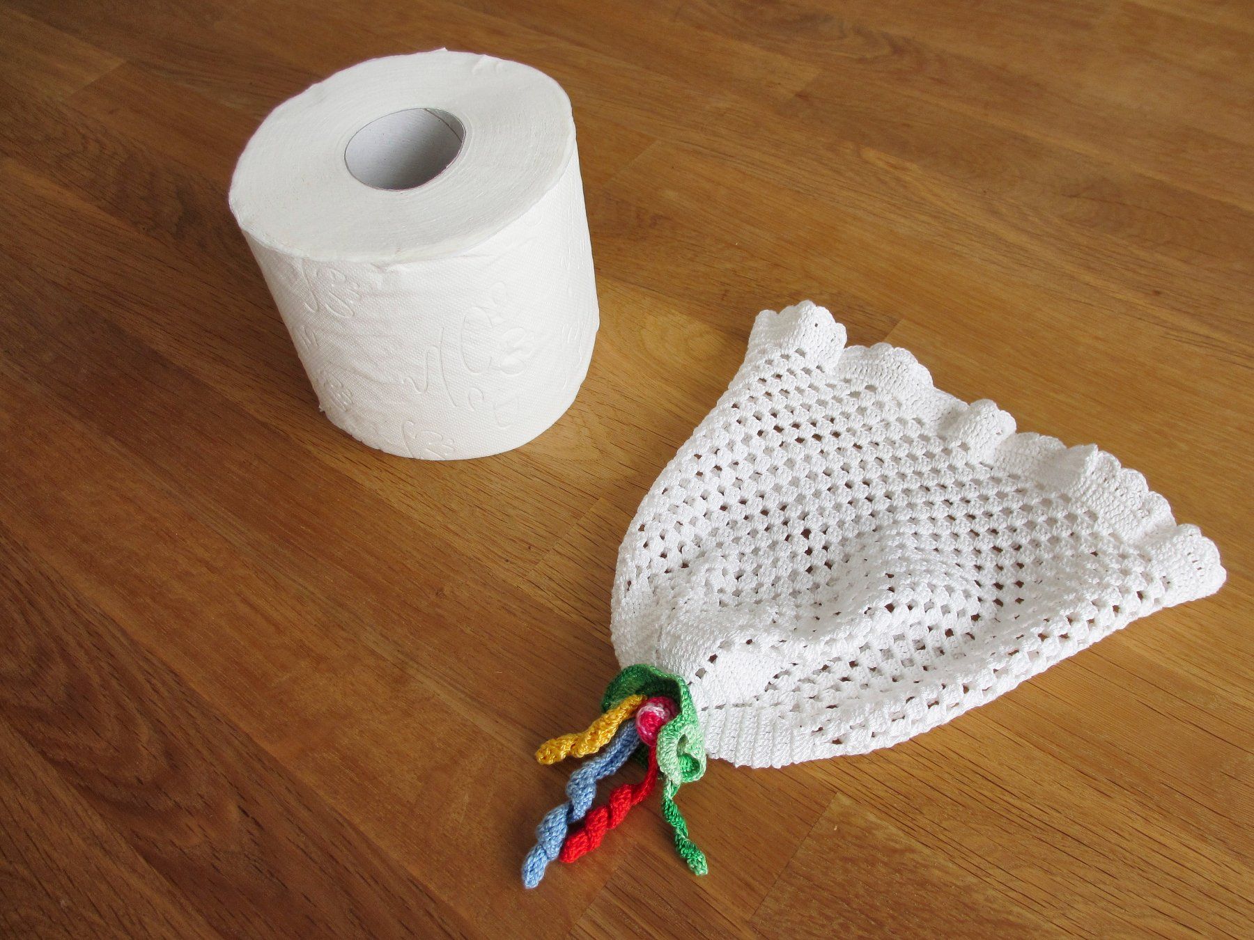 WC-Rollen-Deko, Neu Handarbeit, Ins 1 von 3 (Gebraucht) in Winterthur für CHF 8 – mit Lieferung ...