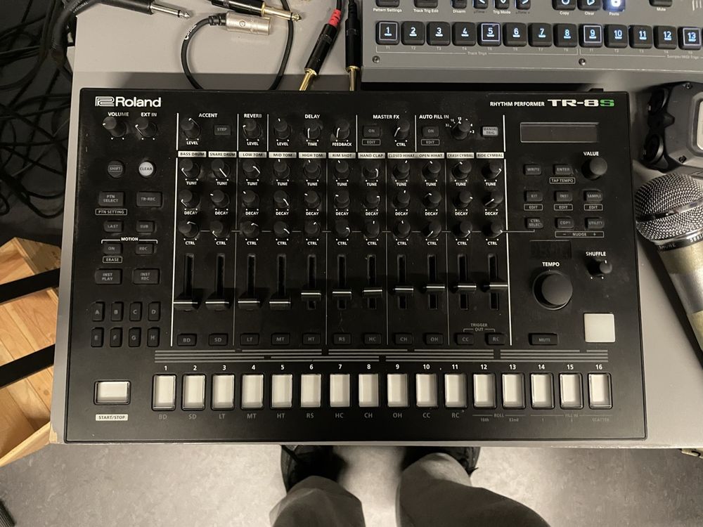 Roland TR8S Drum Machine (Gebraucht) in für CHF 380 – mit Lieferung auf ...