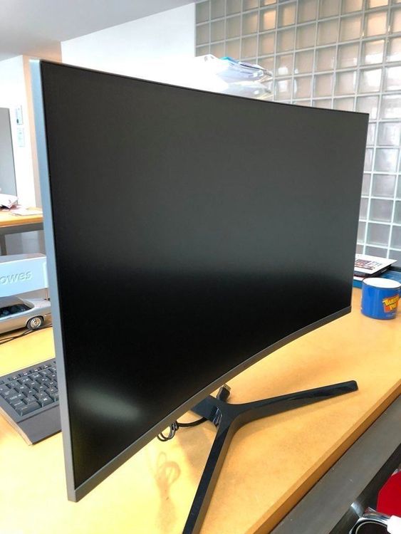 Samsung Curved Gaming Monitor - fast neu | Kaufen auf Ricardo